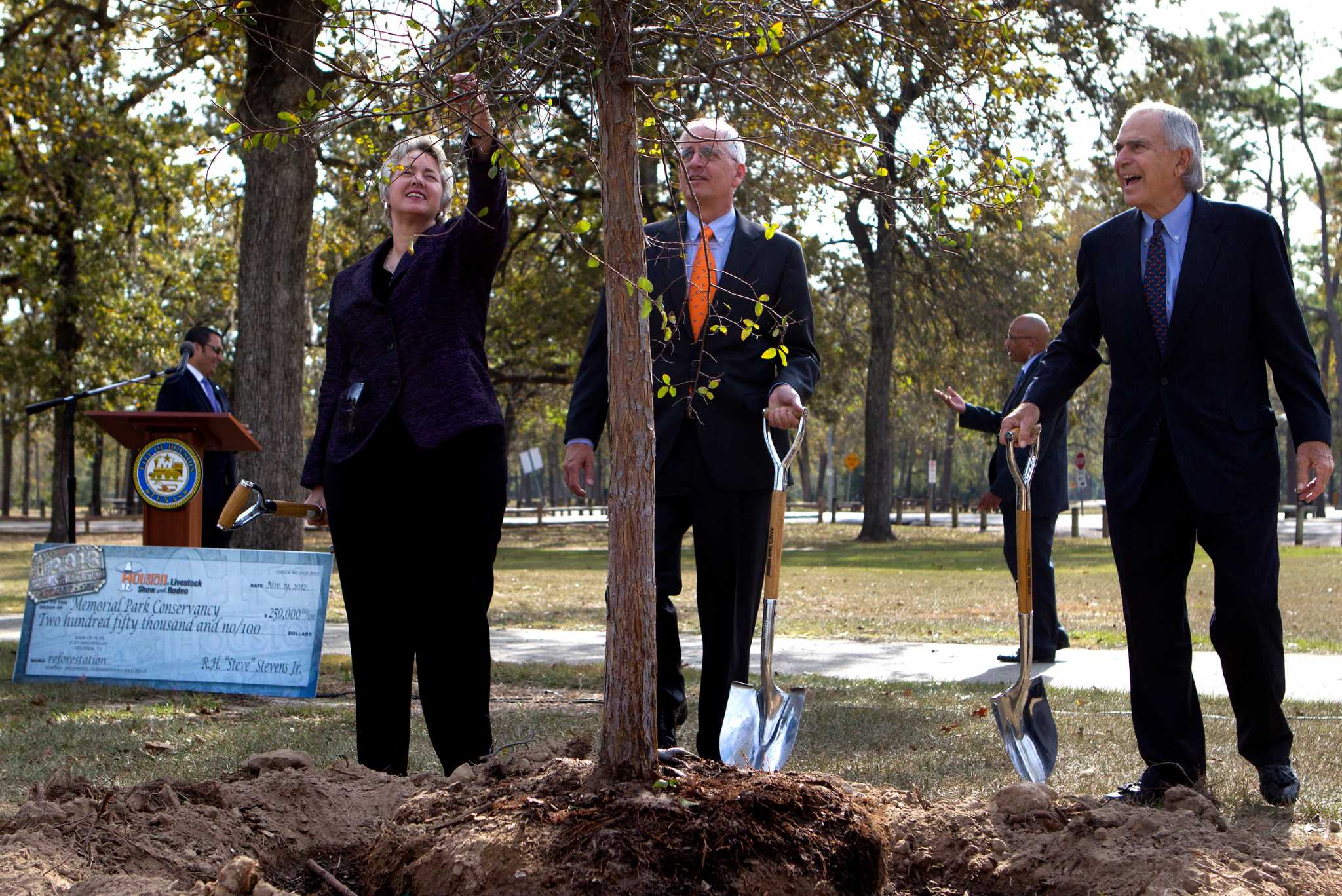 Rodeo ponies up $250,000 for trees