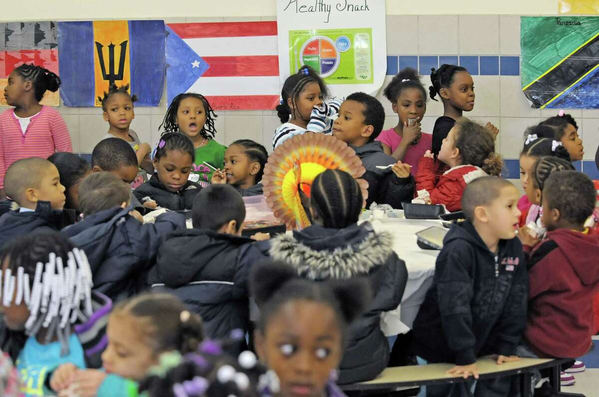 Photos: School's Thanksgiving lunch