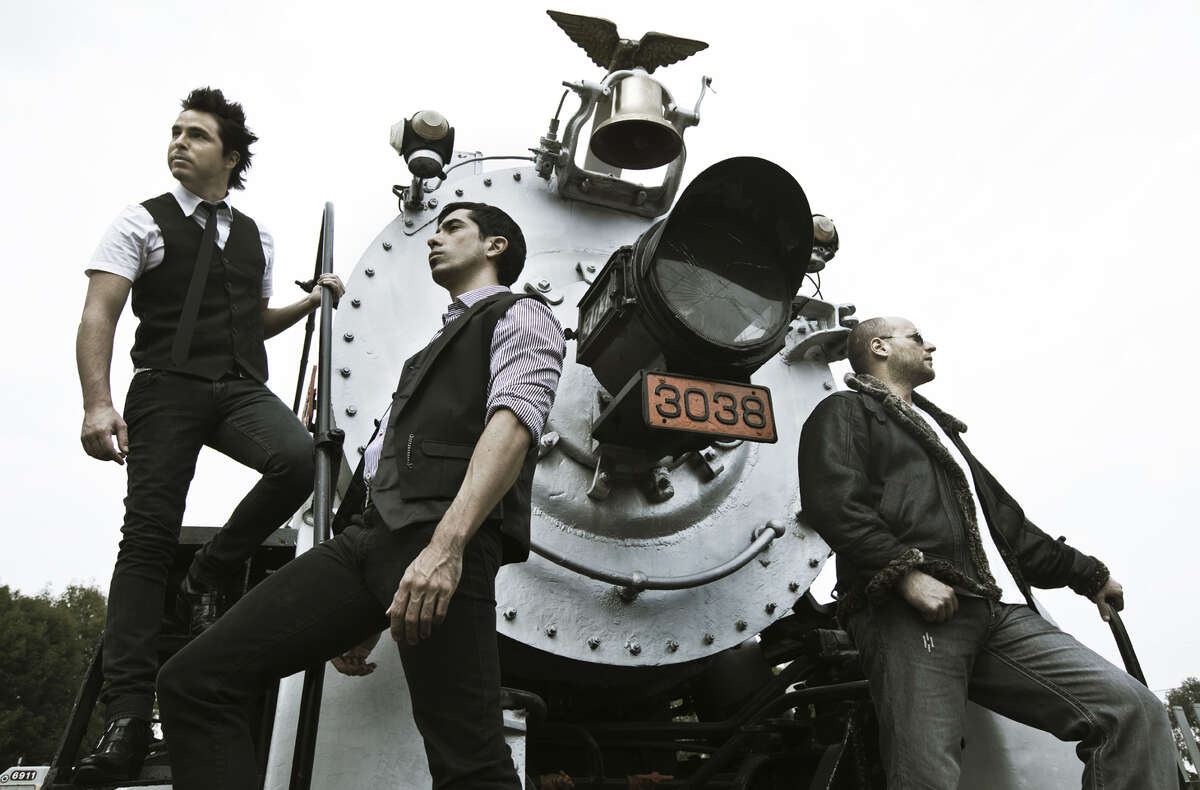 Mexican techno-pop group Moena headed to Laredo's Sames Auto Arena