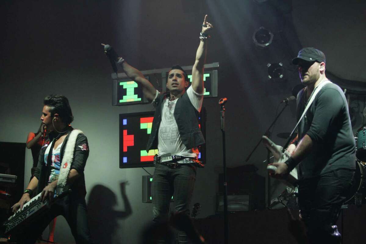 Mexican techno-pop group Moena headed to Laredo's Sames Auto Arena