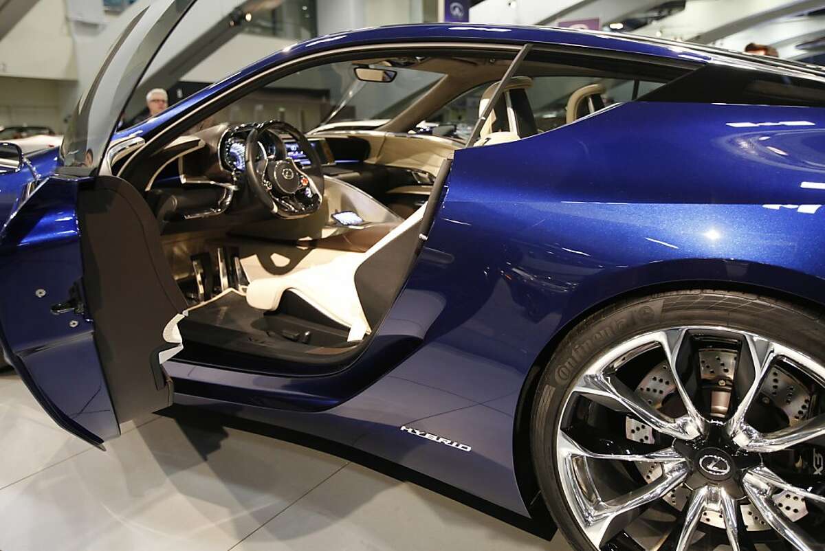 Latest electric/hybrids at International Auto Show