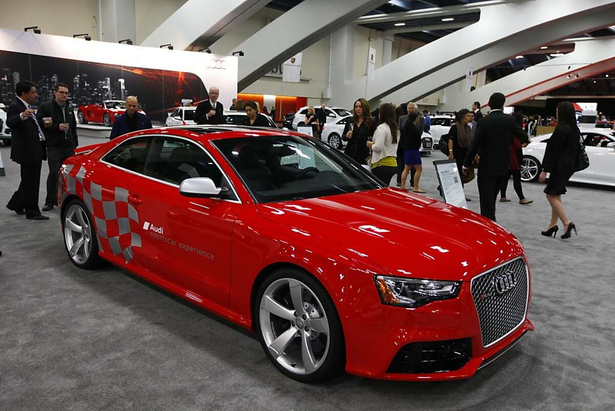 Latest electric/hybrids at International Auto Show