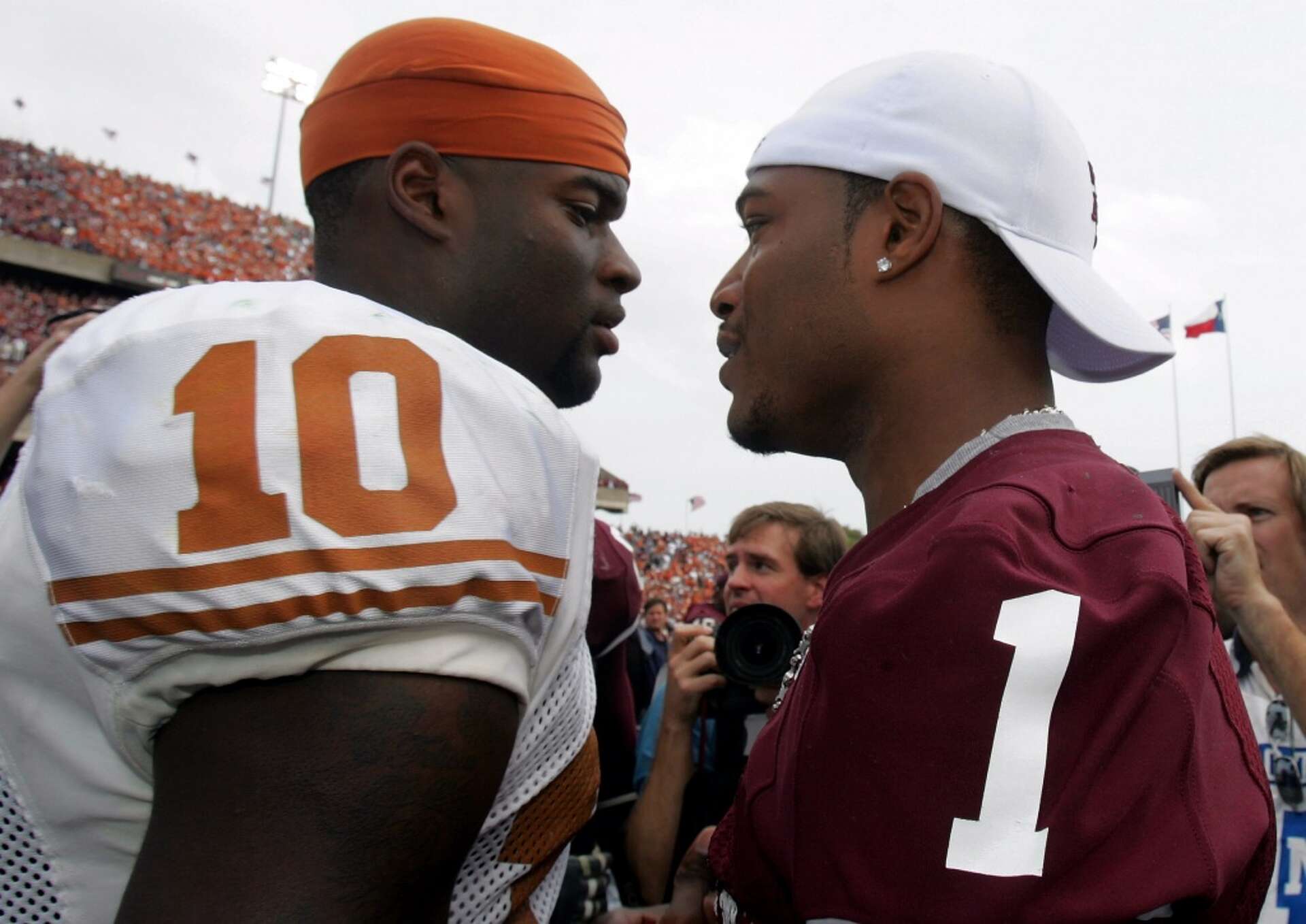 Vince Young's son sings 'The Eyes of Texas' on Longhorn Network