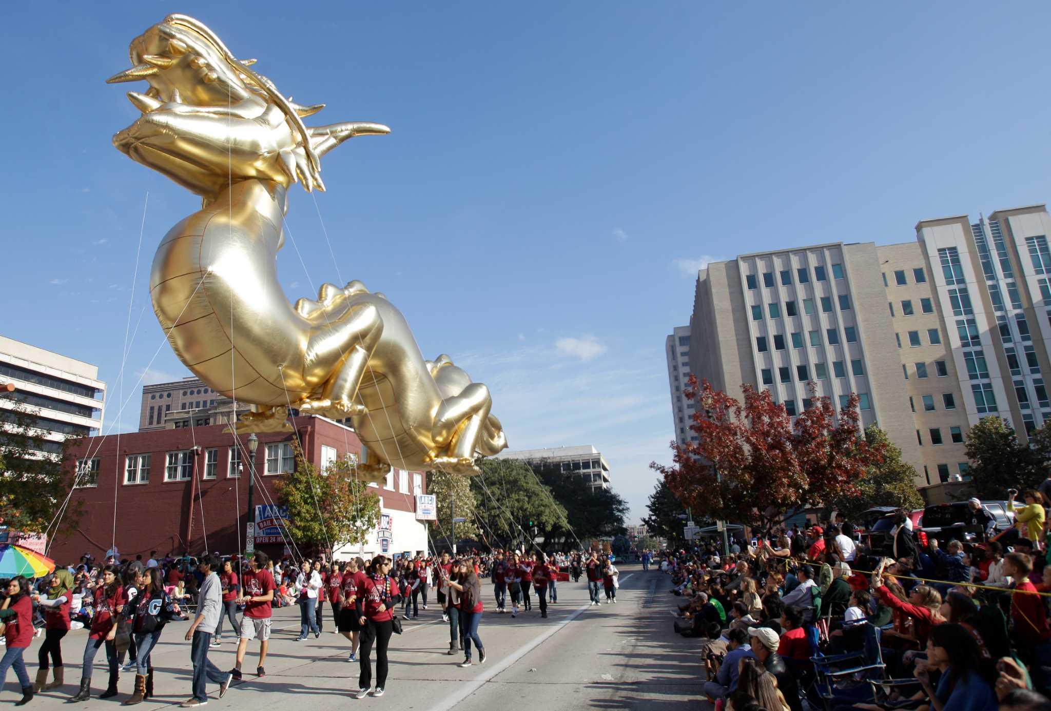 Family begins new tradition at Houston's holiday parade