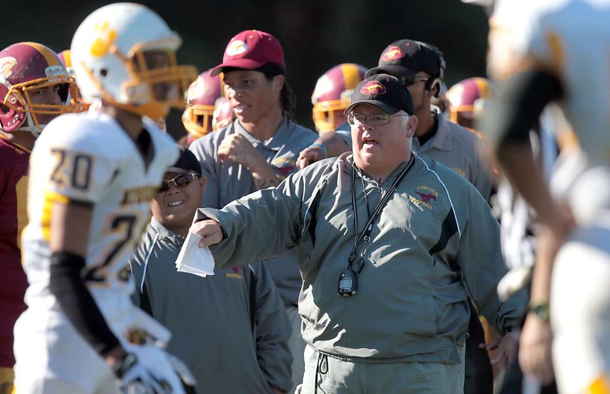 Lincoln tops Mission in Turkey Day Game