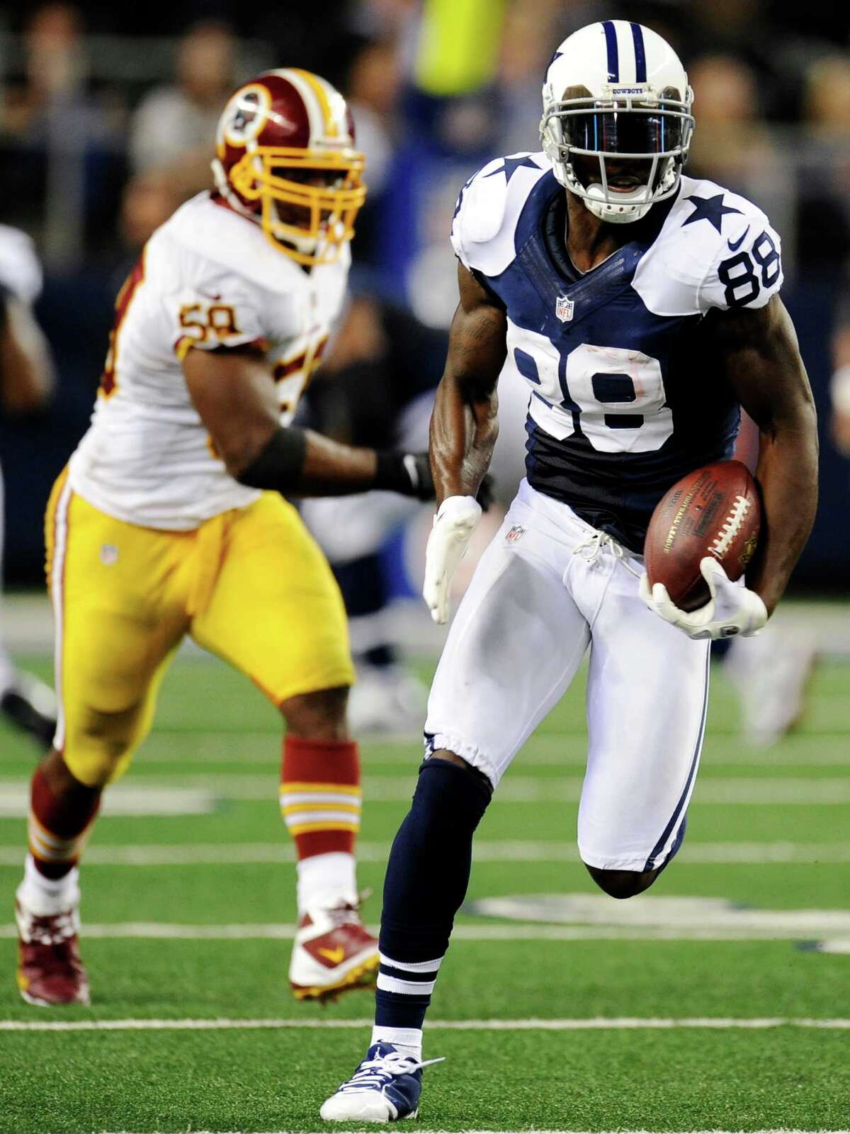 Redskins' RG3 feasts on Cowboys' defense