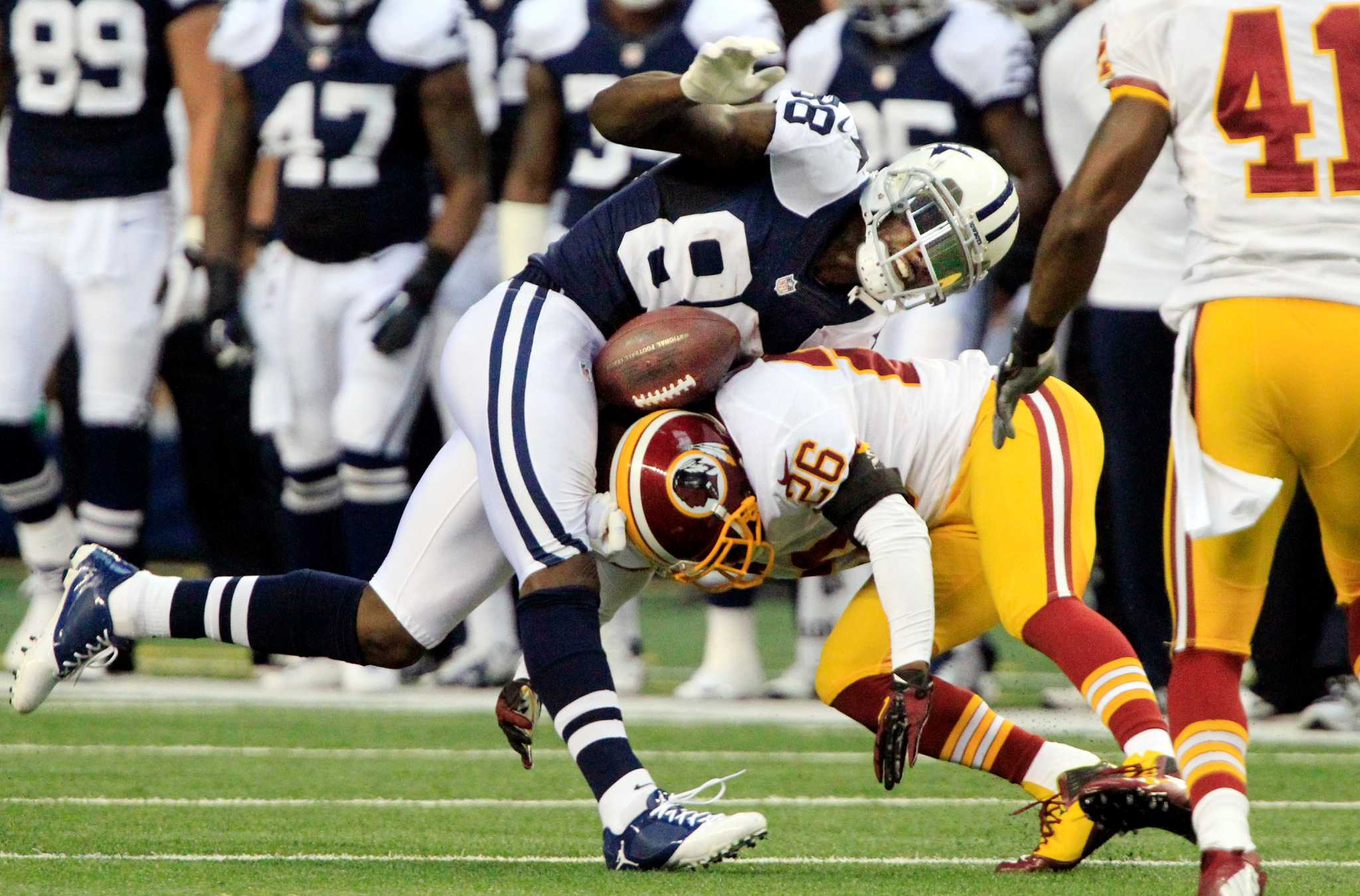 RG3 celebrates return to Texas by leading Redskins past Cowboys