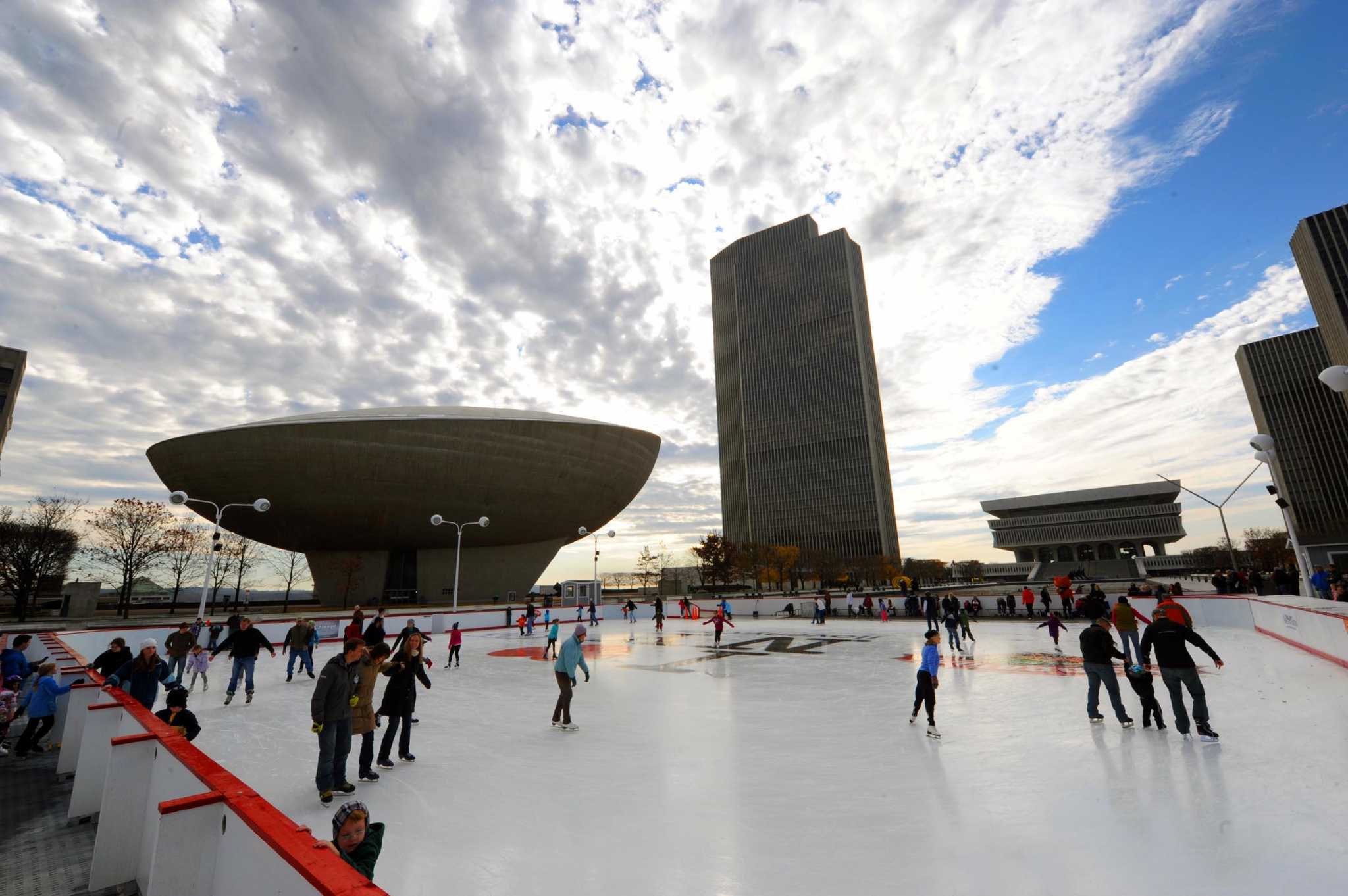 Photos: Ice skating at the plaza