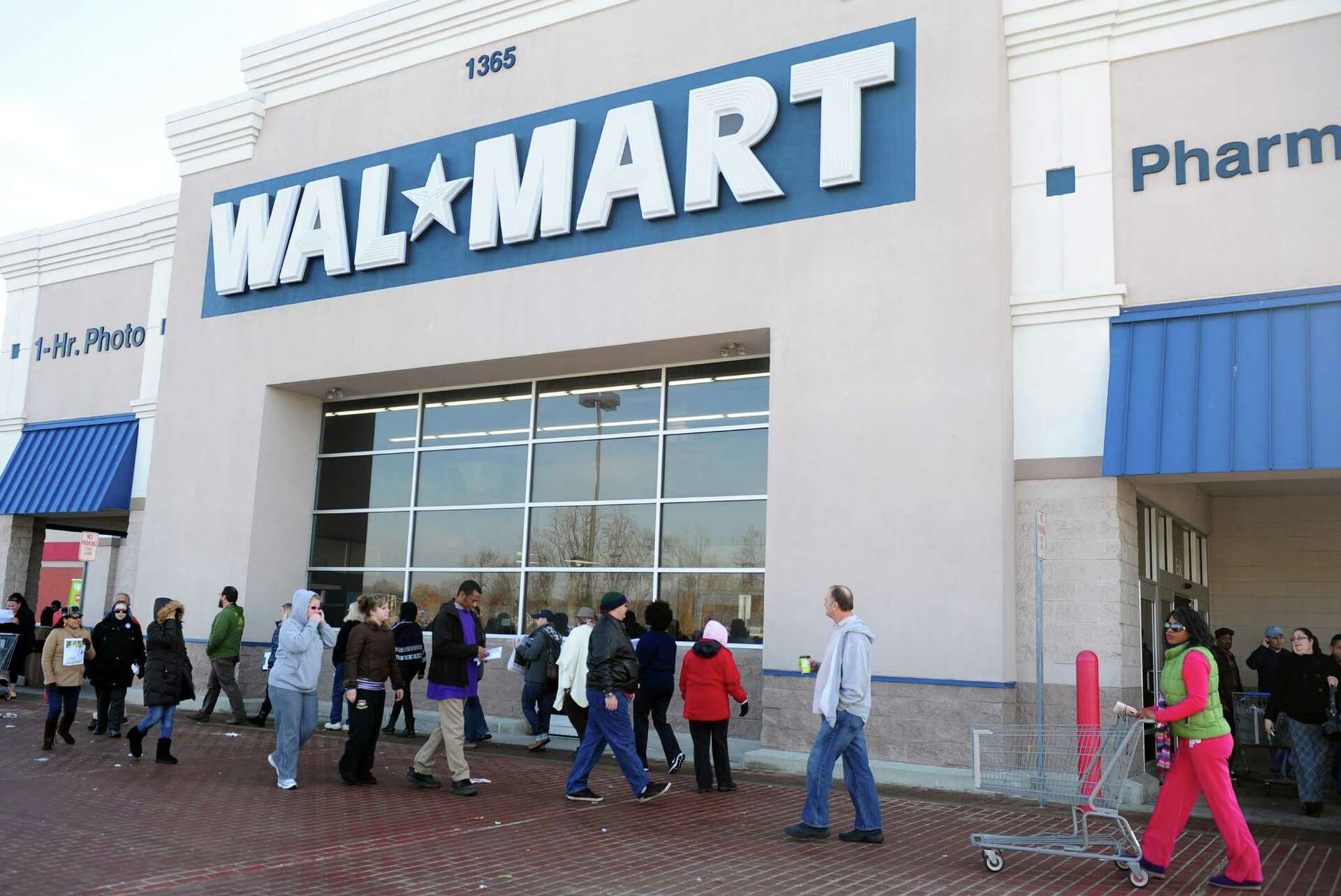 Walmart protests throughout Connecticut