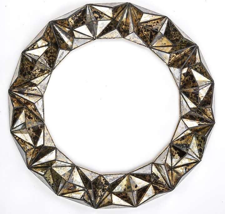 Wreath auction: Circle of charity, art