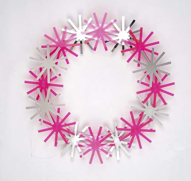 Wreath auction: Circle of charity, art