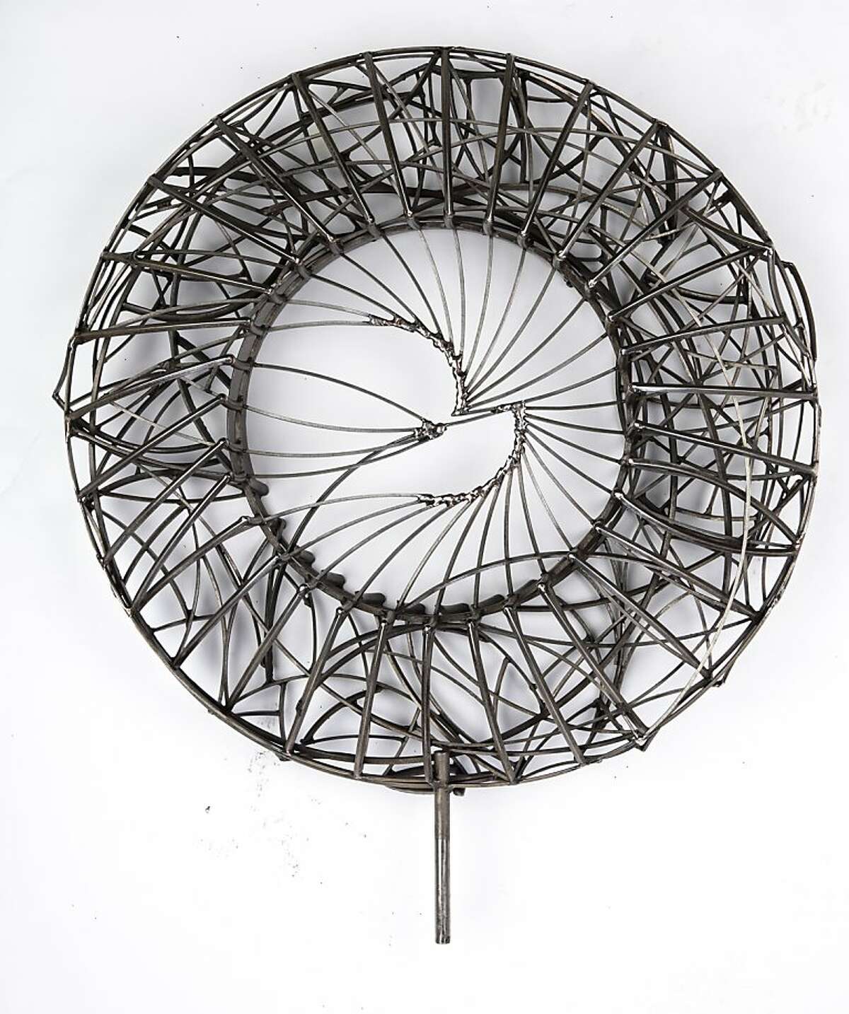 Wreath auction: Circle of charity, art