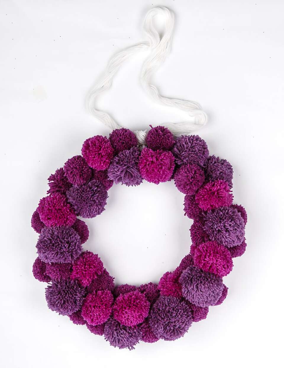 Wreath auction: Circle of charity, art
