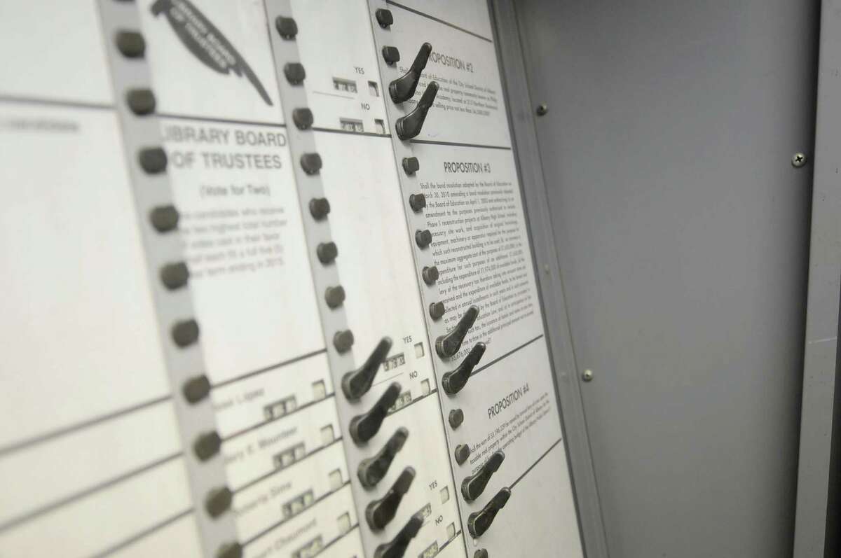 Voting machine sales draw a light turnout