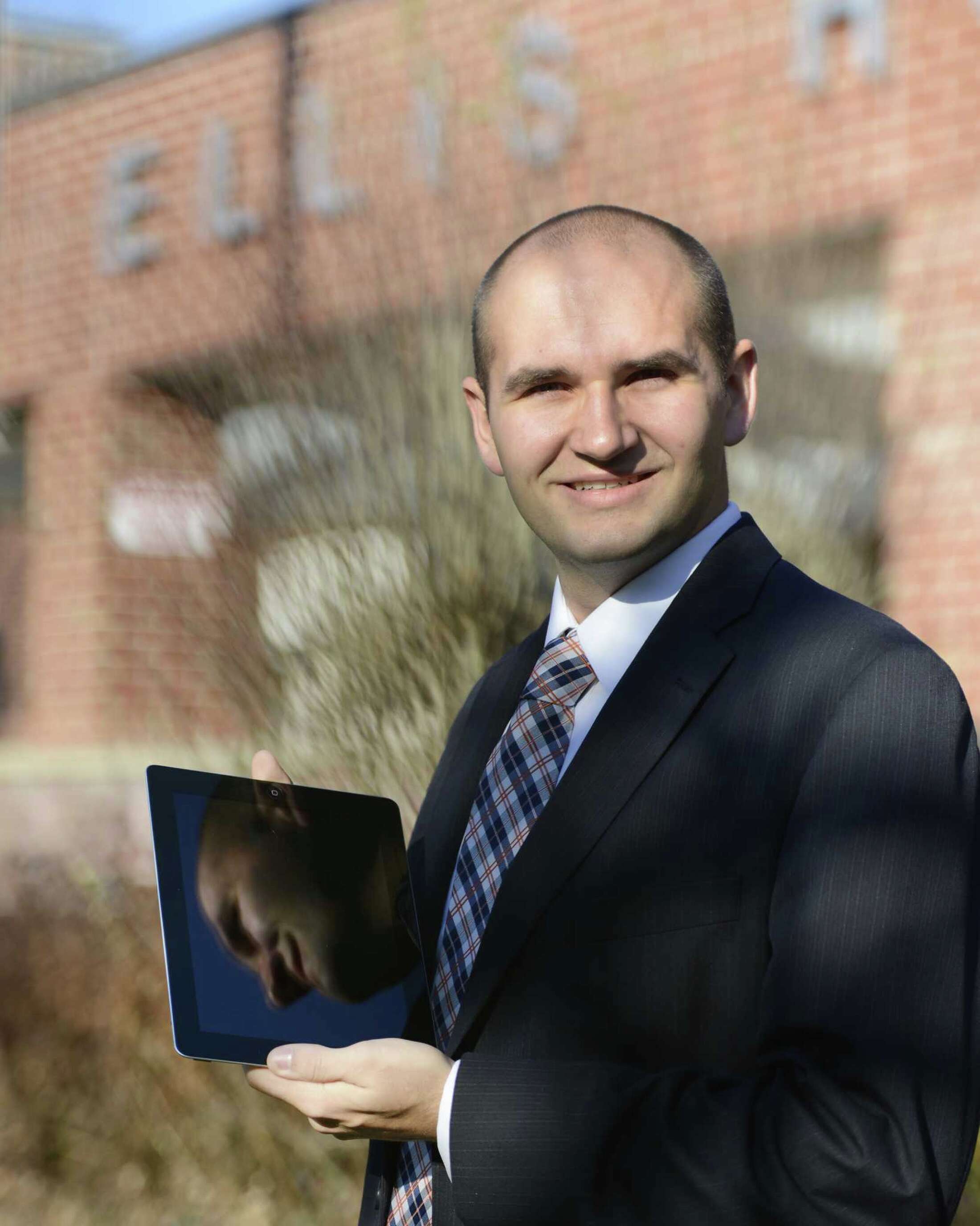 Hospitals check into social media