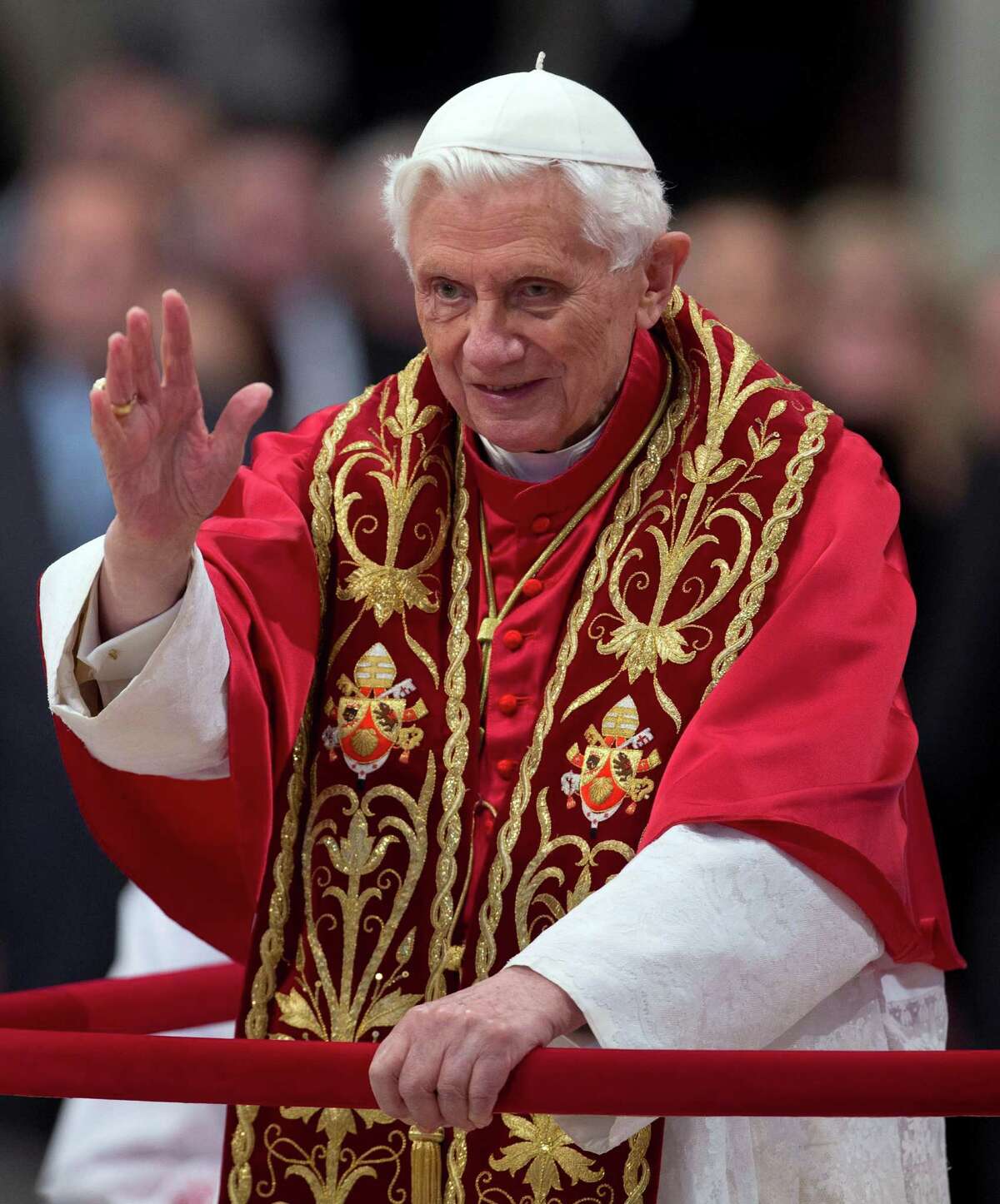 Pope elevates 6 cardinals to choose successor