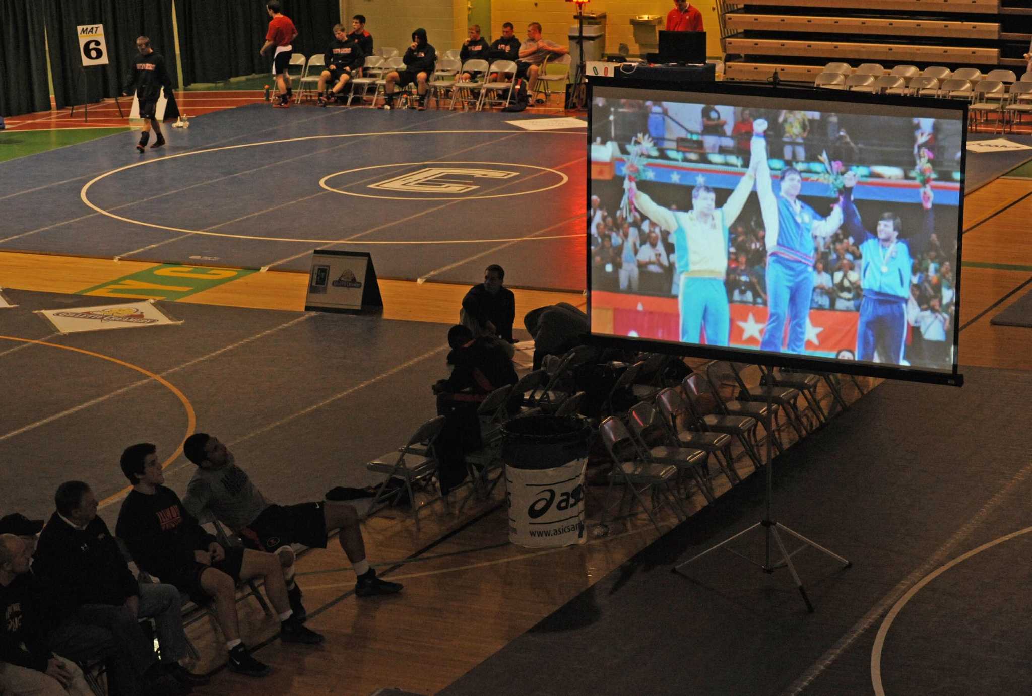 Wrestling community pays tribute to Blatnick