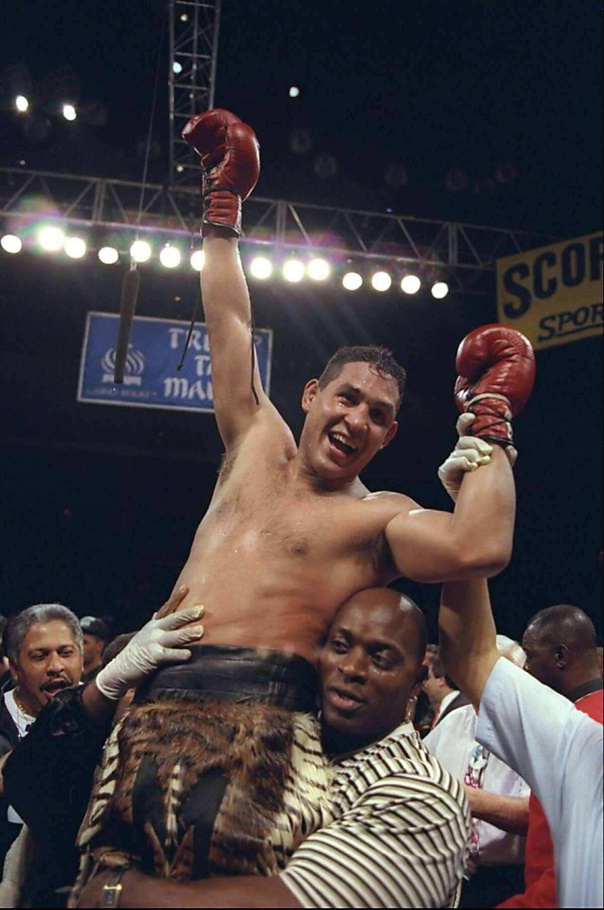 Hector Camacho: 1962-2012 / Flamboyant and tough, 'Macho' was never KO'd