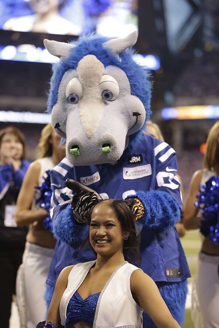 Colts cheerleaders shave heads for Pagano