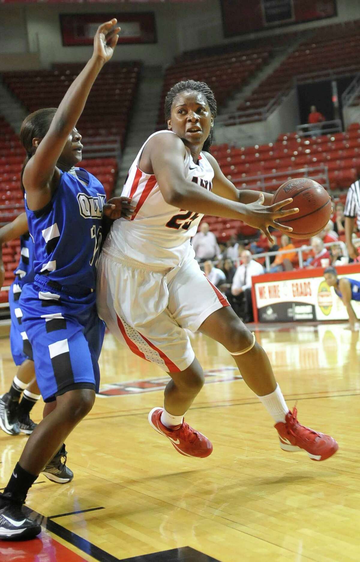 Lamar women's coach speechless after win - for just a moment