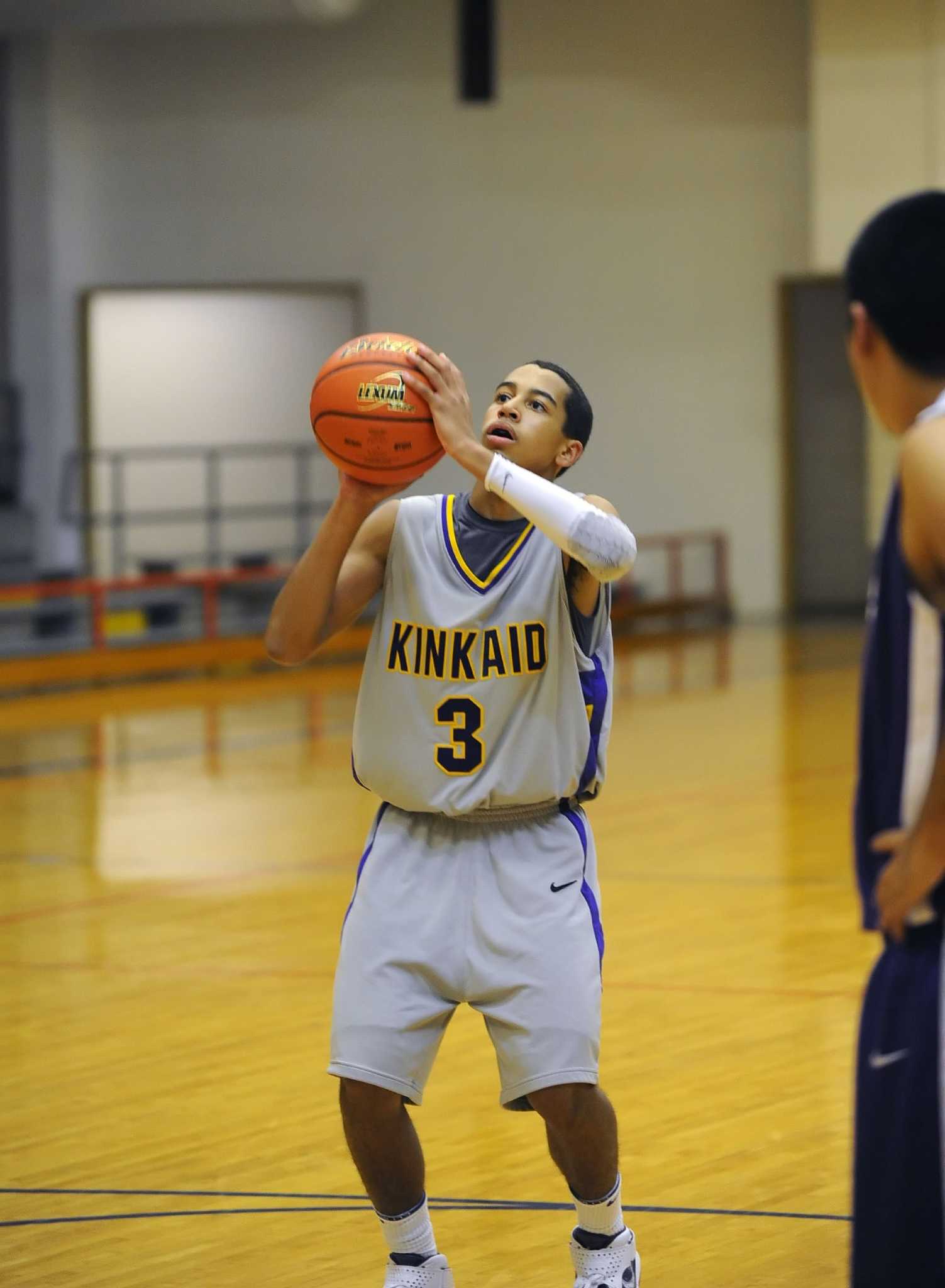 Upon coach's death, Kinkaid fills void with wins