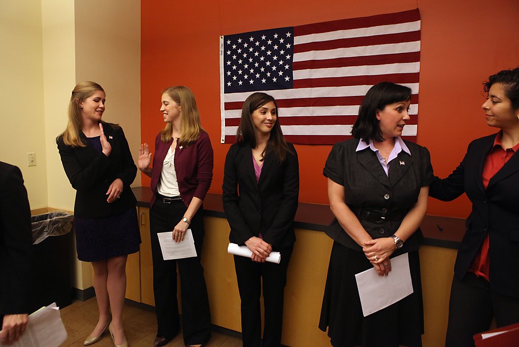 Women battle vets sue over combat ban