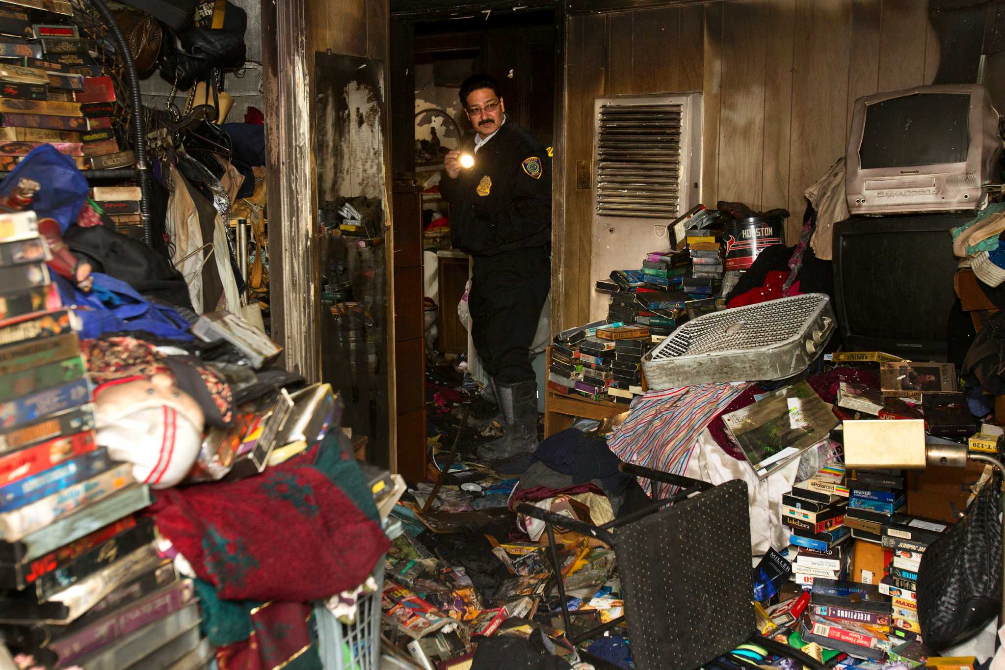 Clutter hindered rescue efforts of fire victim