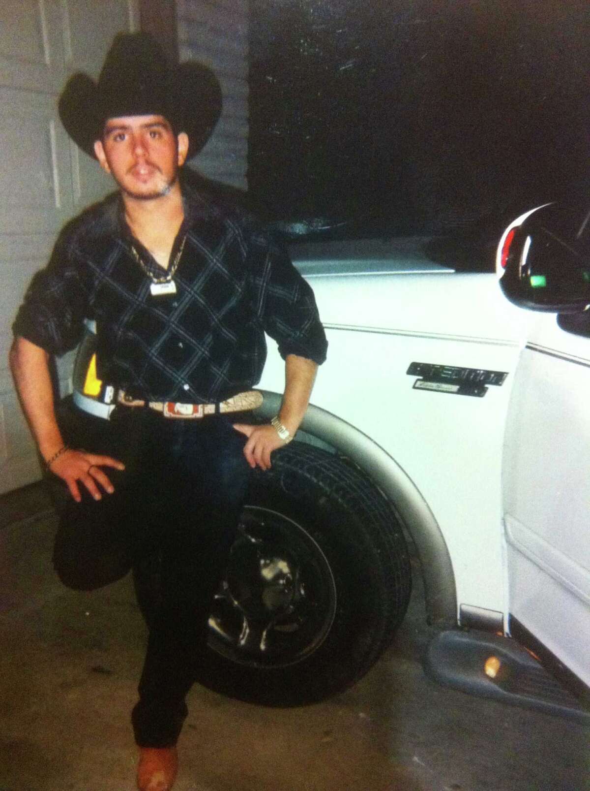 Cold case murder trial begins for accused teen carjacker