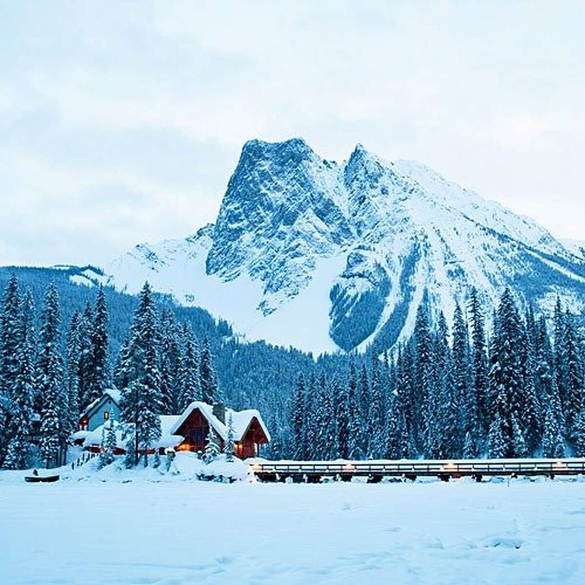 12 cozy winter lodges