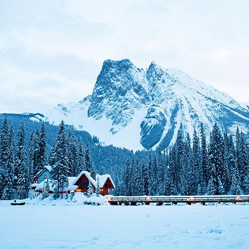 12 cozy winter lodges