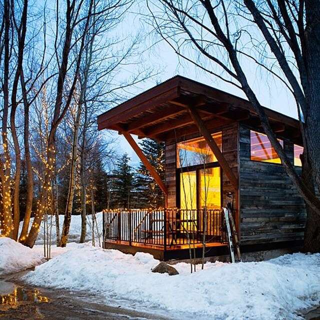 12 cozy winter lodges