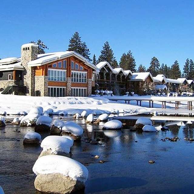 12 cozy winter lodges