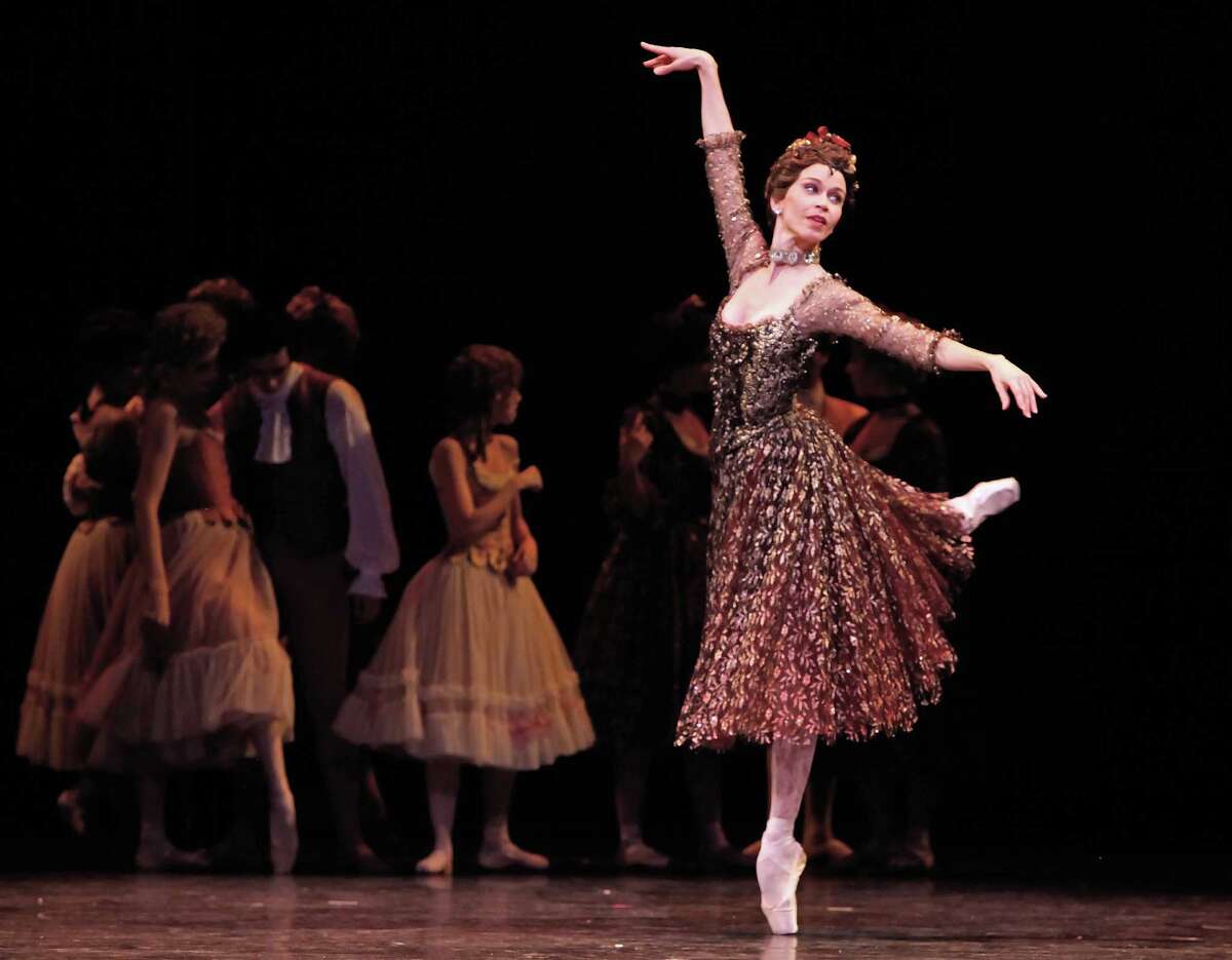 Ballerina Amy Fote says goodbye with 'Jubilee'