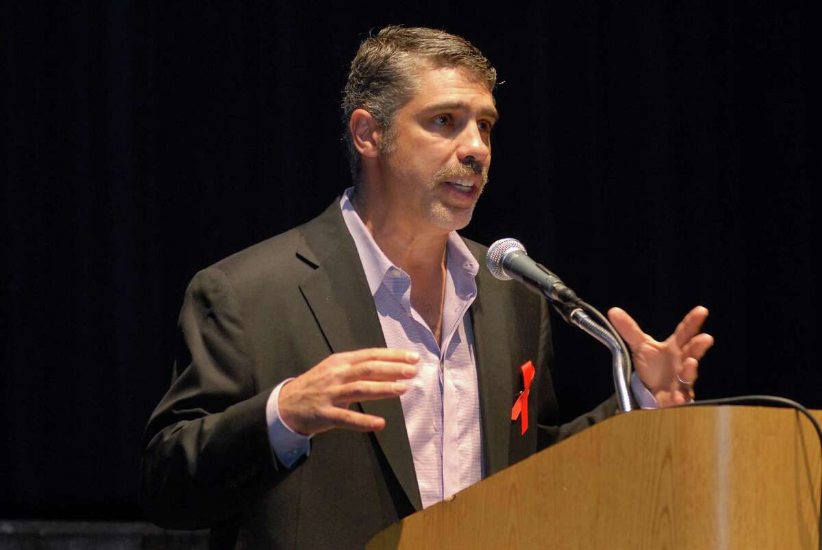 Dell'Abate advocates for AIDS awareness at GHS event