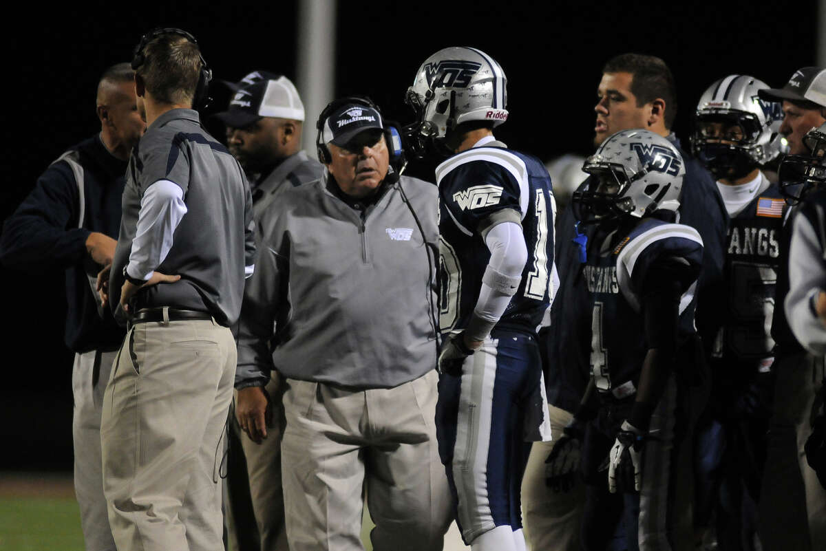 West Orange-Stark football wins with another shutout