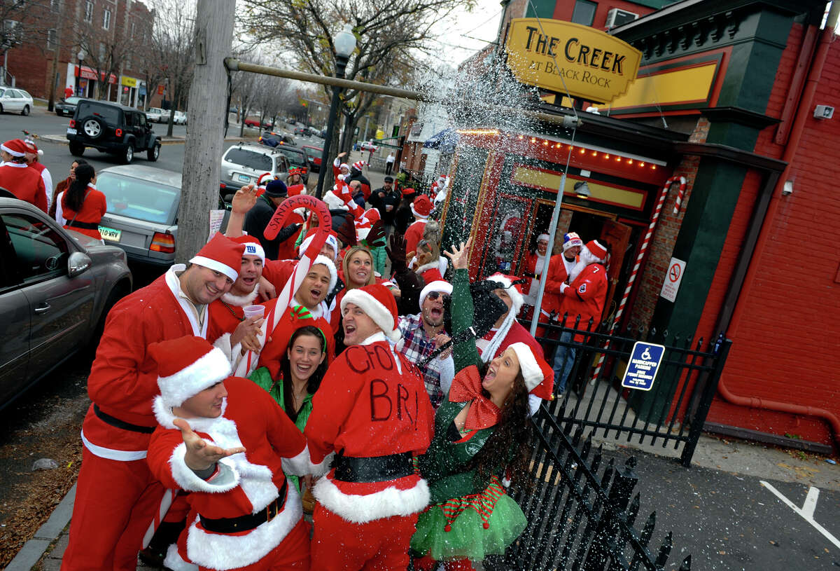 Annual SantaCon pub-crawl