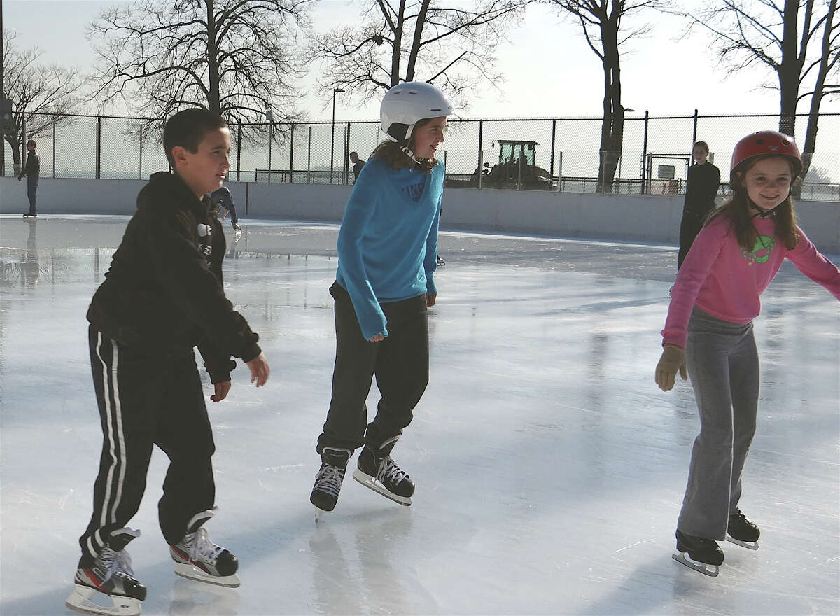 Westport PAL rink puts icing on holiday fun