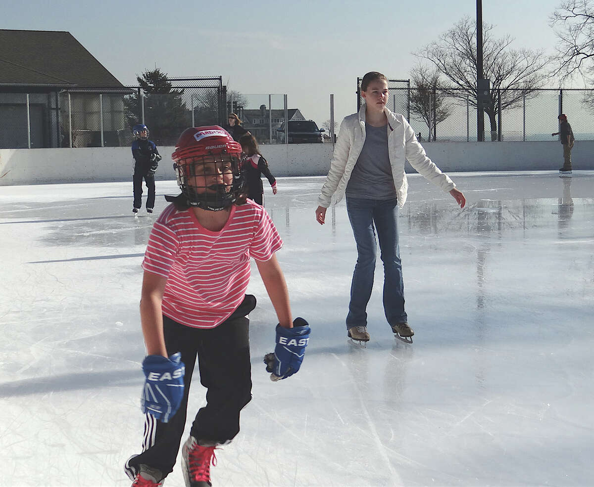 Westport PAL rink puts icing on holiday fun
