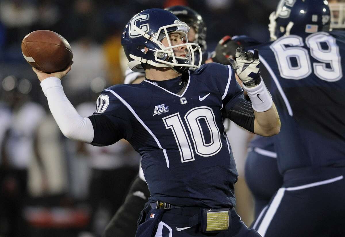 UConn football team anxious for better season