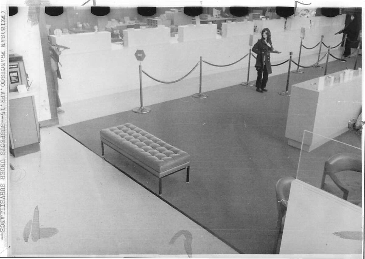 Patty Hearst robs a bank, 1974