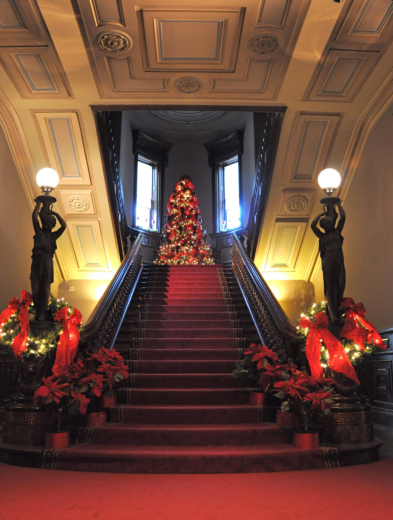 Lockwood Mansion celebrates the season with Holiday Open House