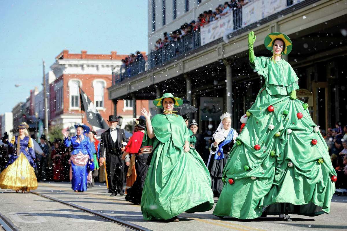 Galveston parties like it's 1849 with Dickens on the Strand