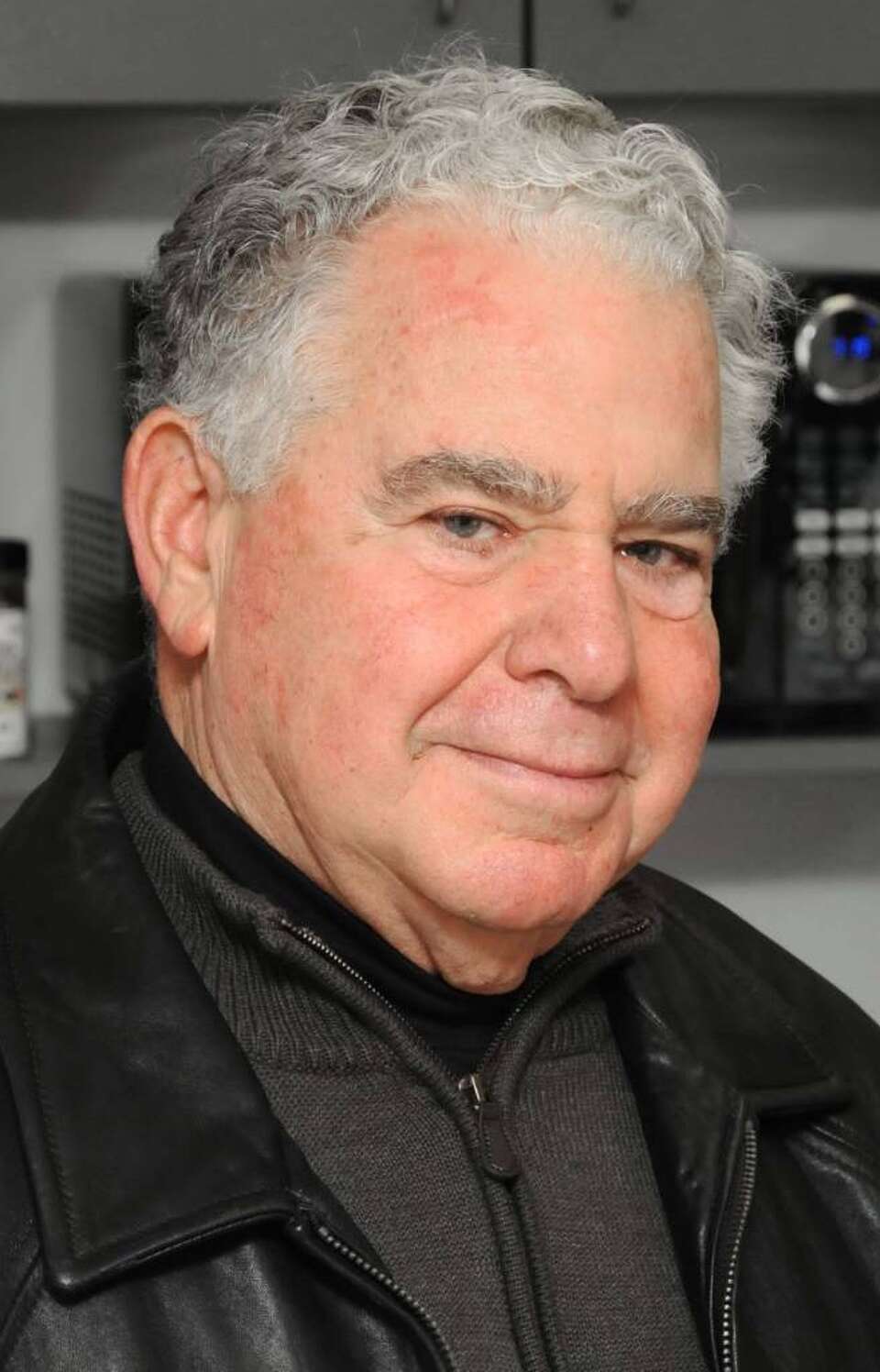 Bethel police get high-tech headsets for crisis calls