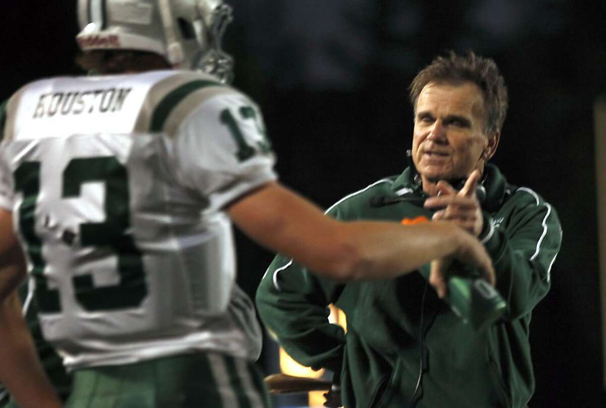 De La Salle's Bob Ladouceur steps down