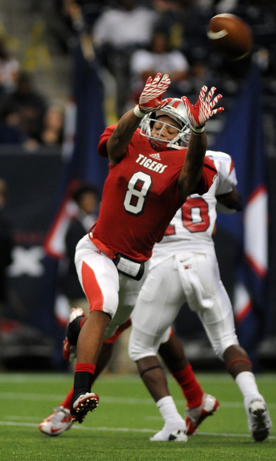 Football: Travis out but not down