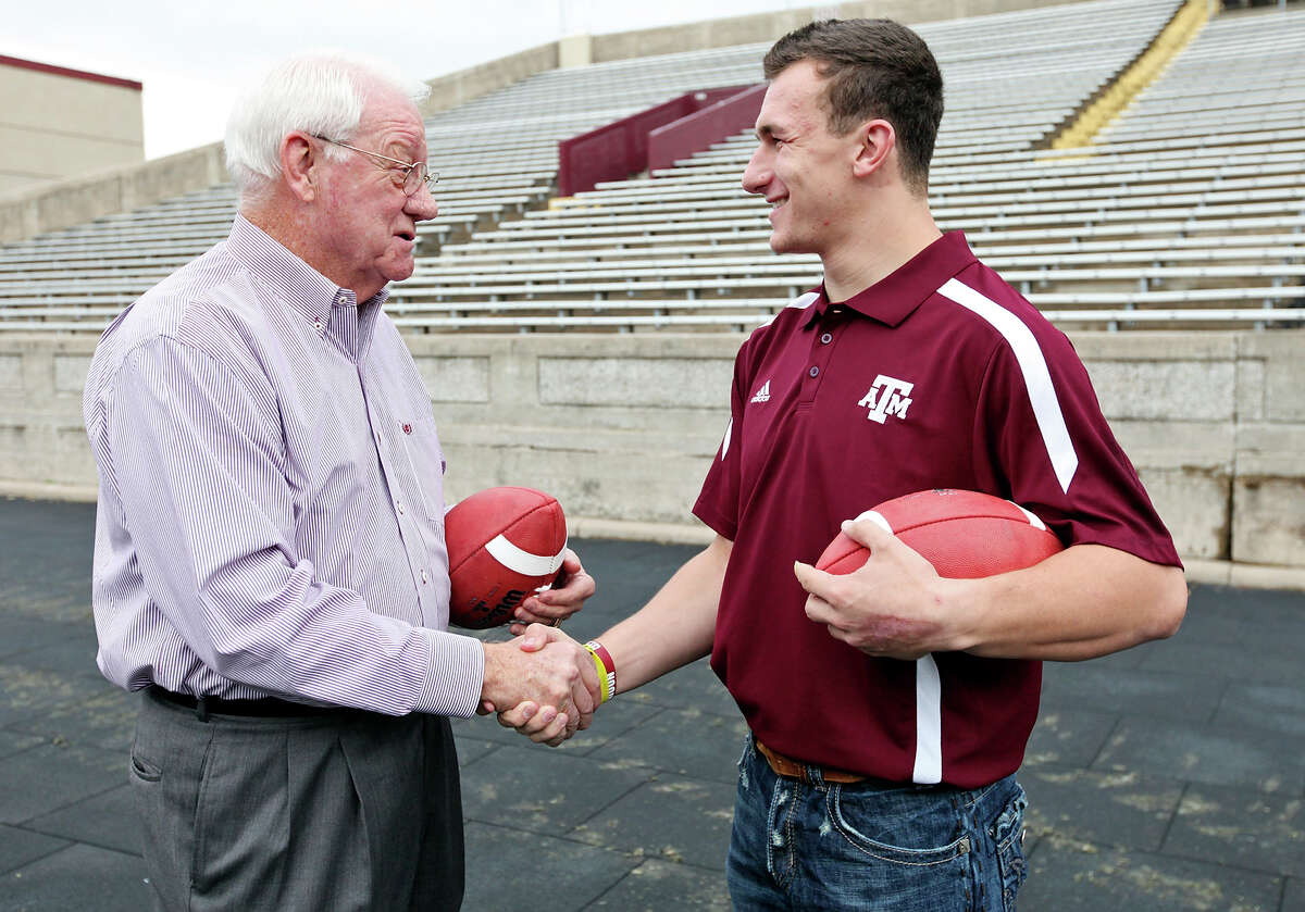 Aggies' legend of the fall enthralls Manziel, family