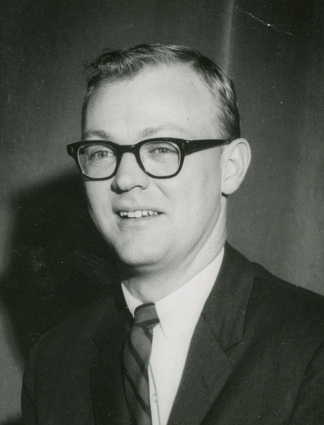 Don Decker: Man behind the news, dies at 79