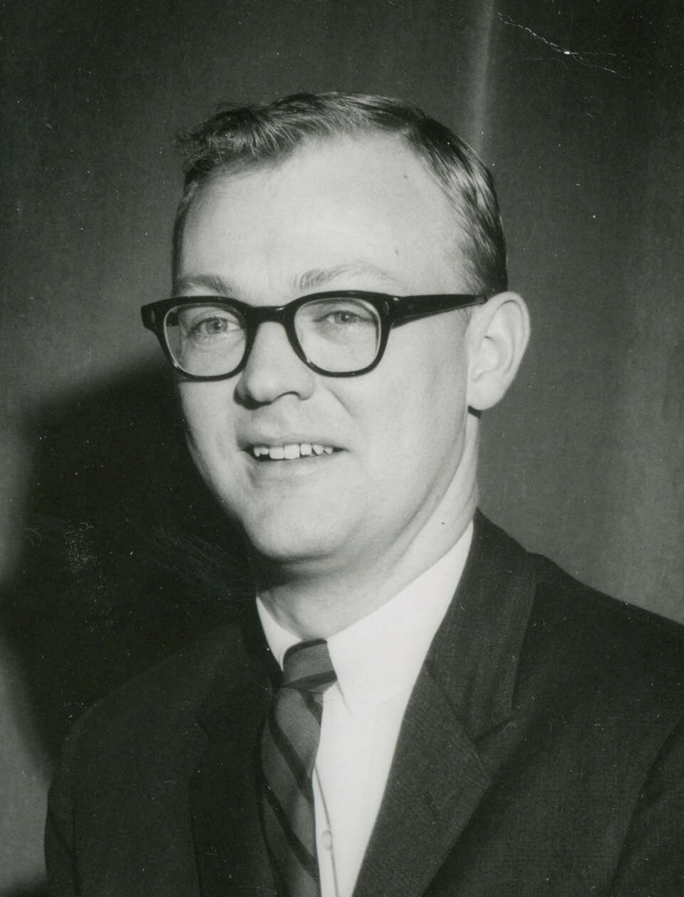 Don Decker: Man behind the news, dies at 79