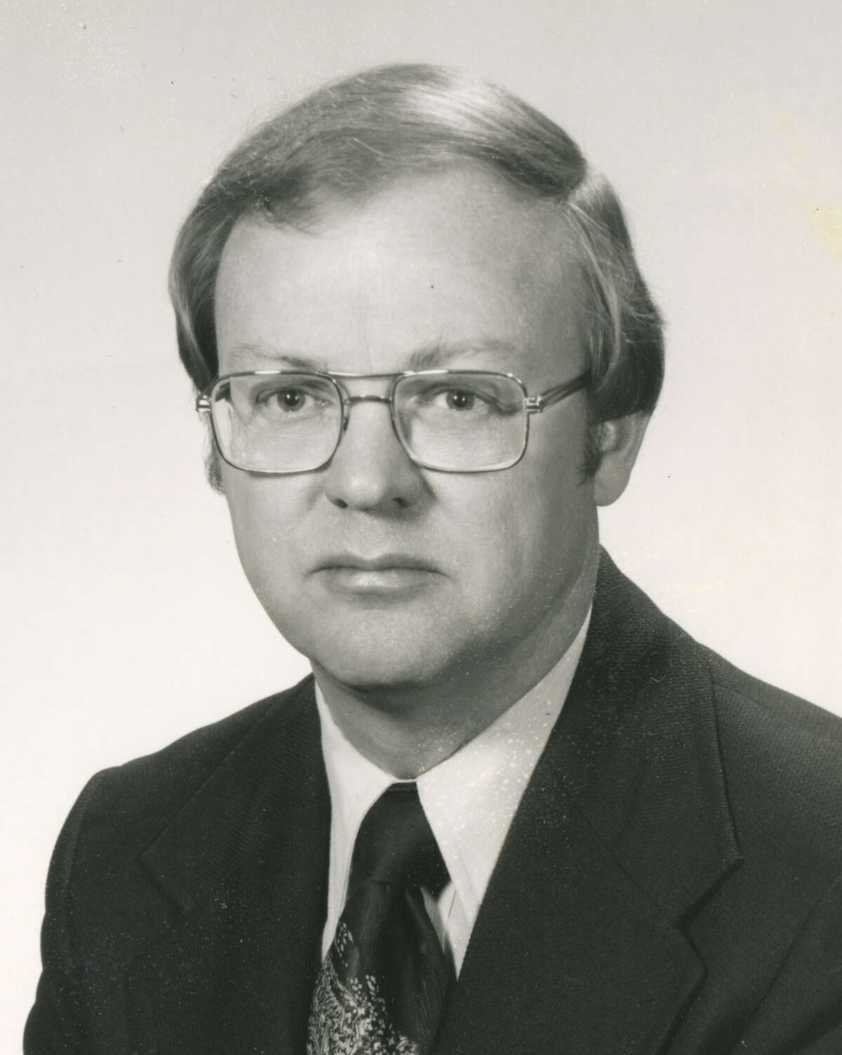 Don Decker: Man behind the news, dies at 79