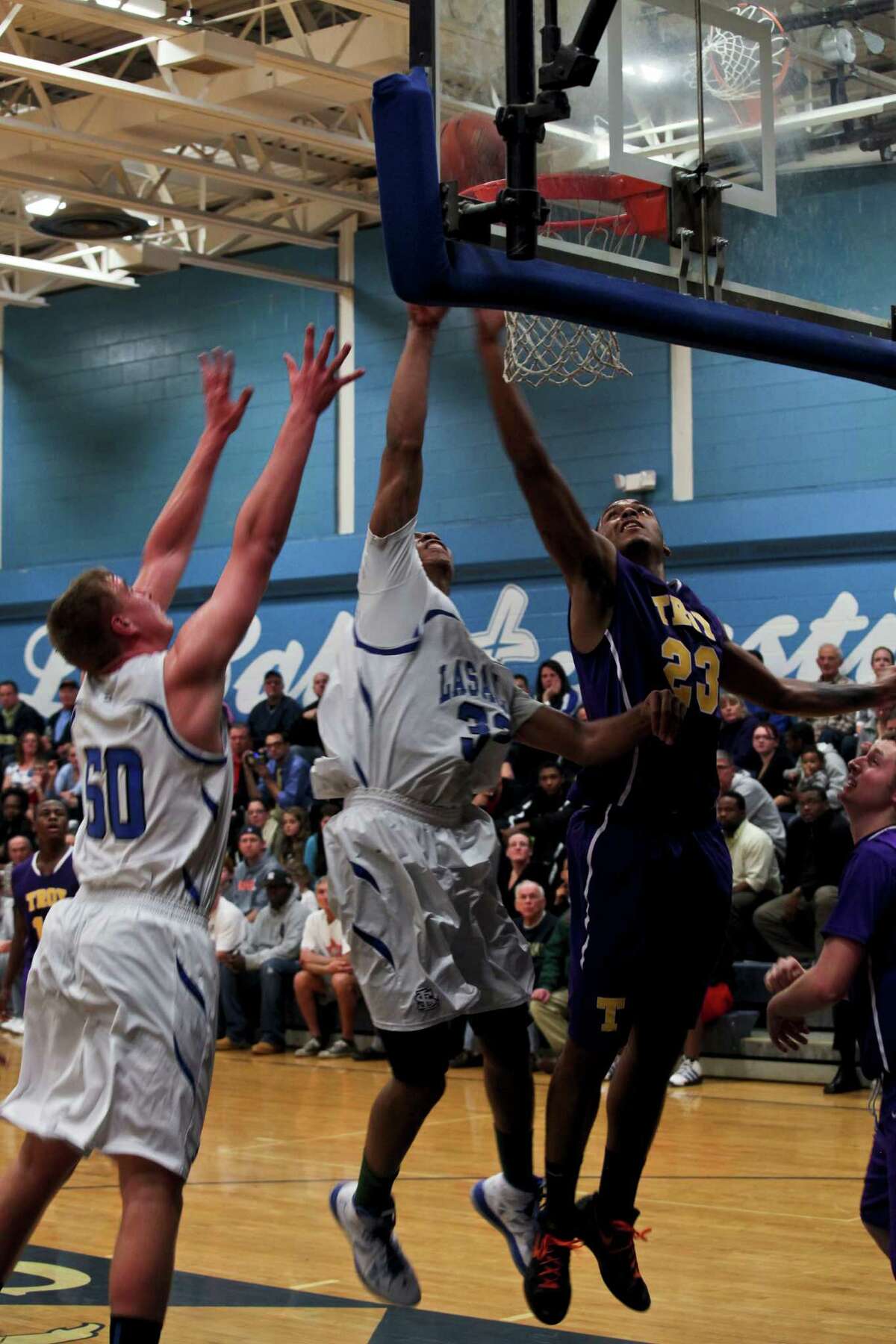 La Salle prevails for OT victory